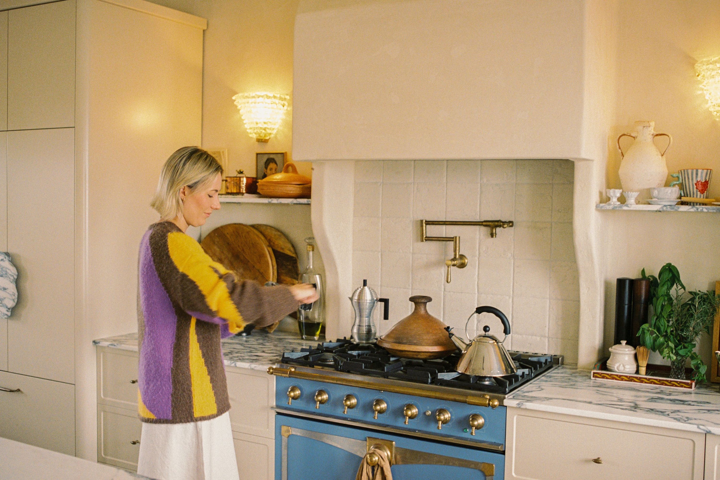 Chloe Tozer’s Seaside Haven | IN BED USA