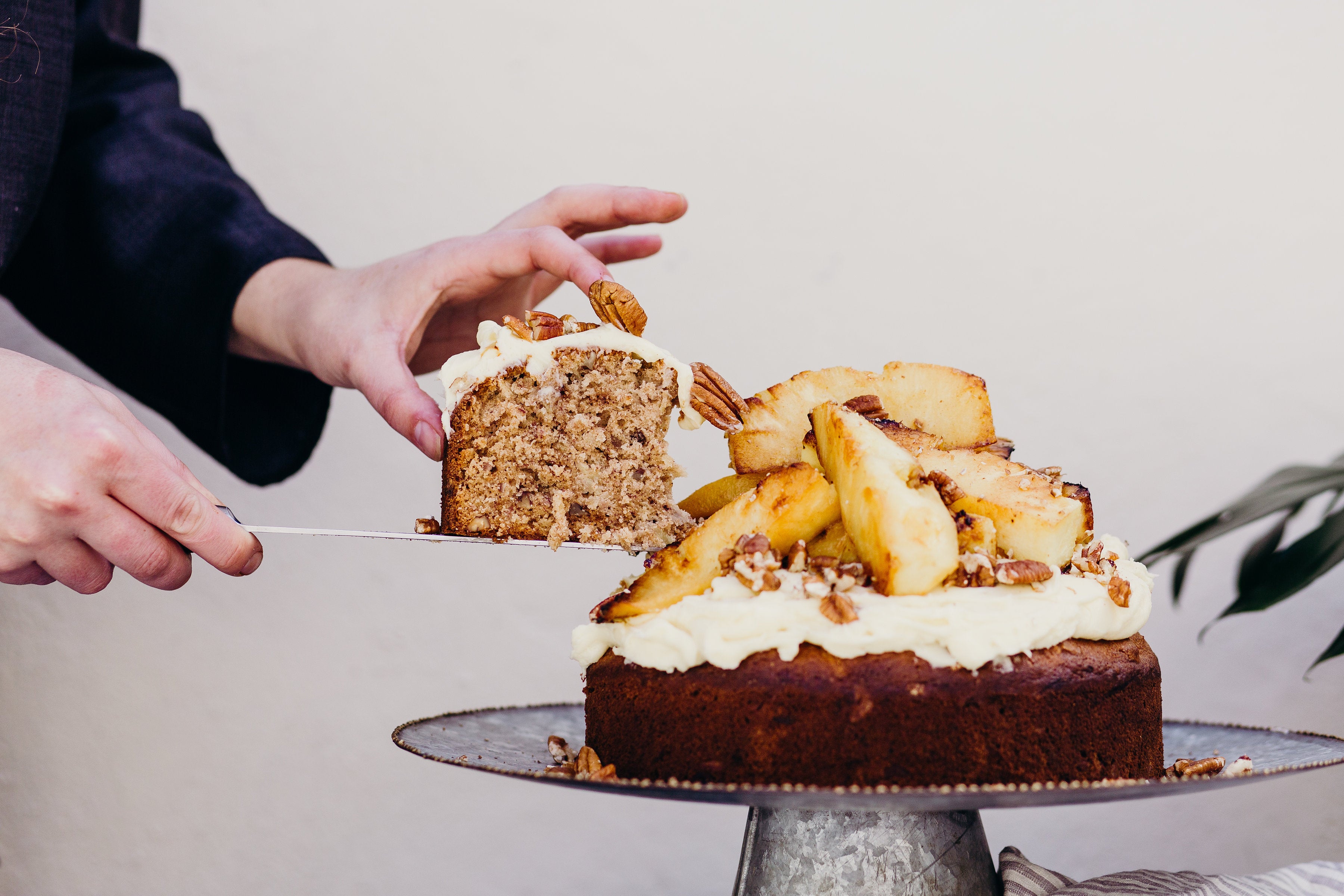 Eat IN BED: Sian Redgrave's Humming Bird Cake with Grilled Pineapple ...